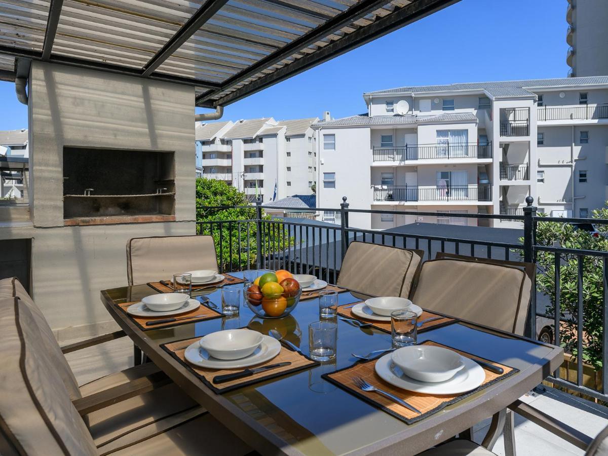 TABLE VIEW VILLAS BLOUBERGSTRAND